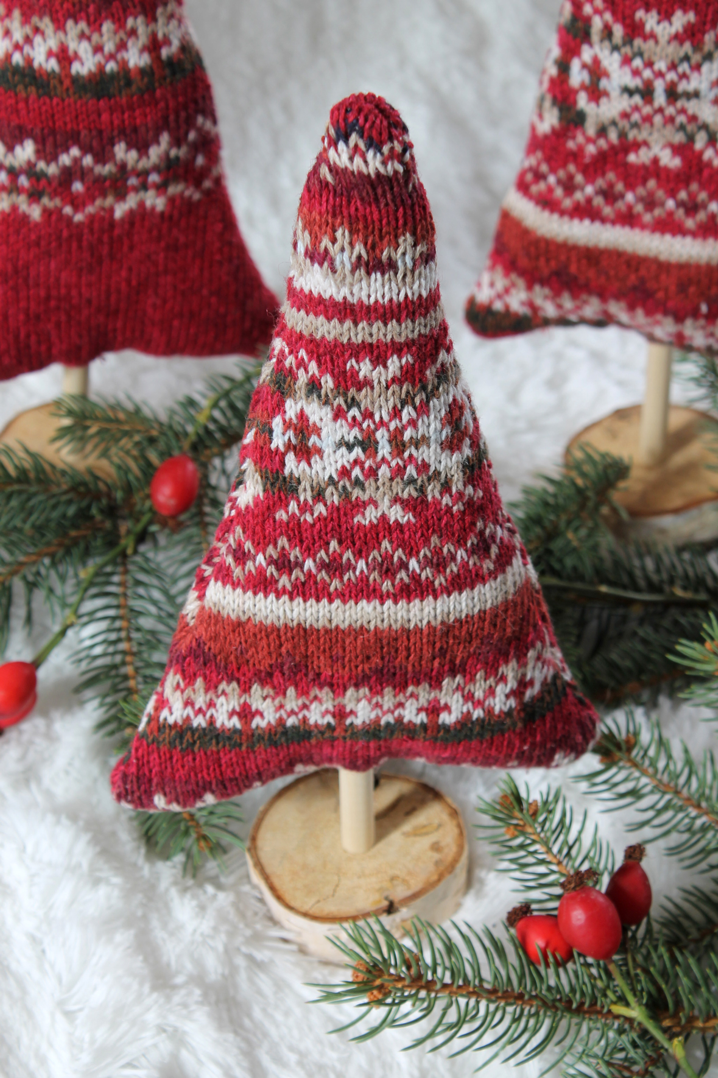 These Cozy Sweater Trees are Perfect For Your Holiday Decorating and a ...