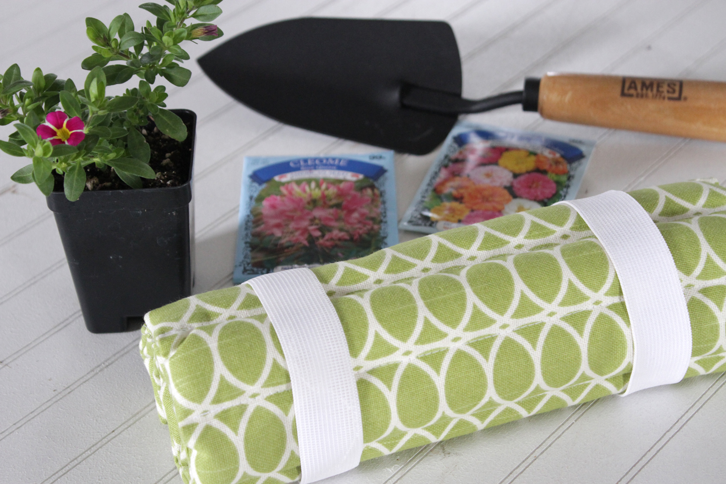 DIY: How to Sew a Garden Kneeling Pad | The Renegade Seamstress