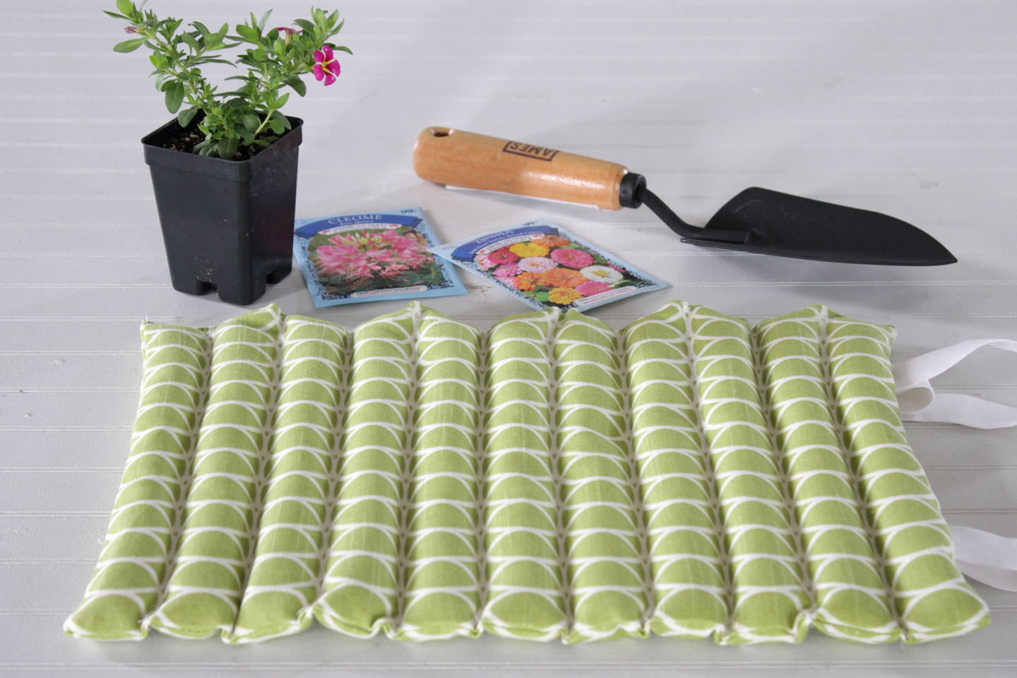 DIY: How to Sew a Garden Kneeling Pad | The Renegade Seamstress