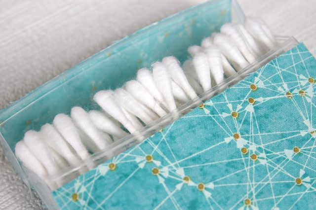 New One Minute Video: 4 Clever Ways to Reuse a Plastic Gum Holder | The ...